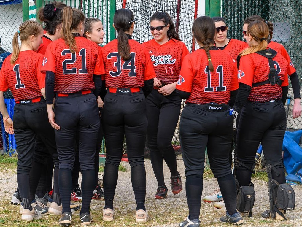 Iniziata la stagione per le ragazze della A2 Softball - Federazione ...