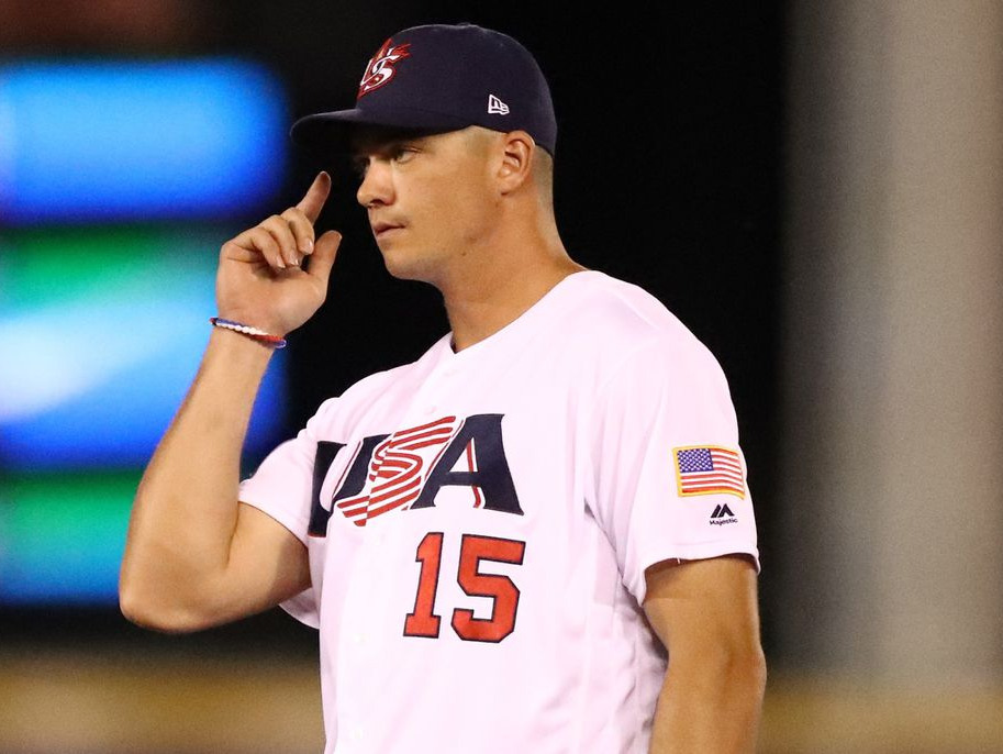 El primera base del Equipo Mundial y del Premier12, Dalbec, conecta ...