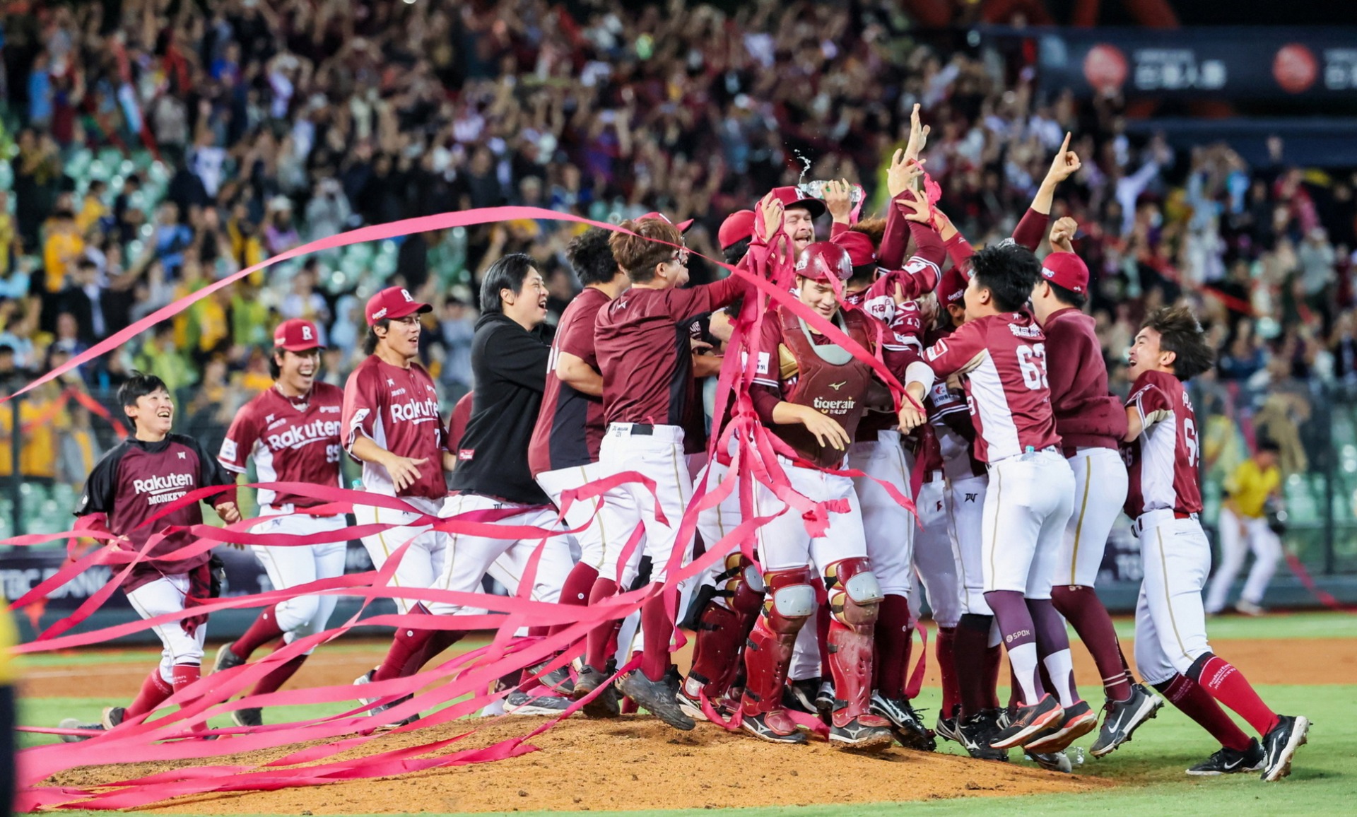 CPBL: Hung-Yu Lin powers Monkeys to first Taiwan Series title in the ...