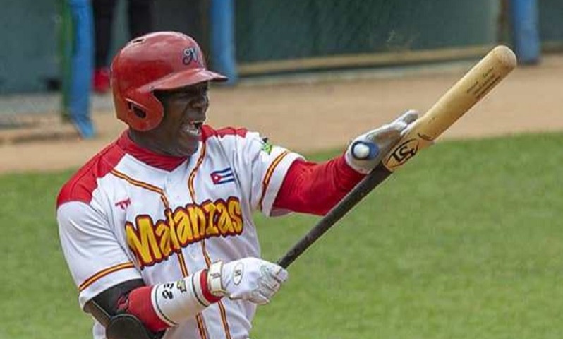 International baseball veteran Ariel Sanchez celebrates 2,000 hits in ...