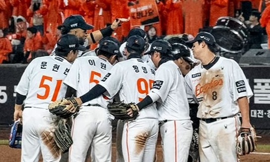 WBSC Premier12 star Cody Ponce leads Hanwha Eagles to their first ...