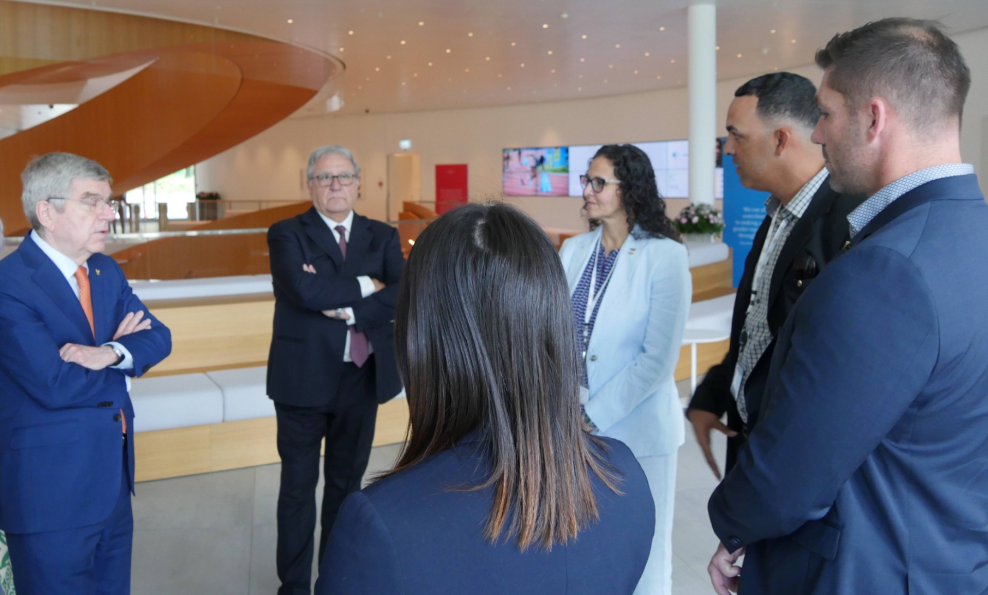 IOCのトーマス・バッハ会長がWBSCのリッカルド・フラッカーリ会長とアスリート委員会をオリンピックハウスに招いて歓迎 - World Baseball Softball ...