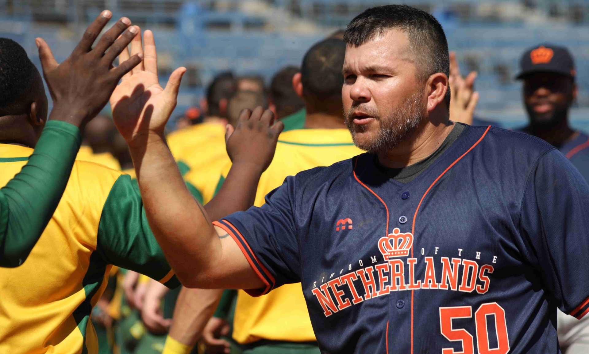 荷蘭Eldrick Dijkhoff撲接成為2024 WBSC壘球十大好球第一名 - World Baseball Softball ...