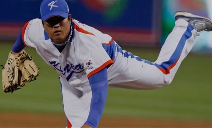 El medallista de oro Olímpico Hyun-Jin Ryu gana la 100 victoria de KBO - World Baseball Softball ...