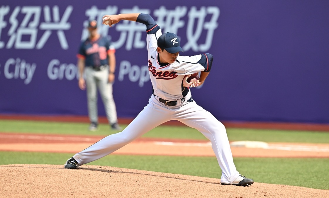 Strong pitching leads Korea to third consecutive win - World Baseball ...