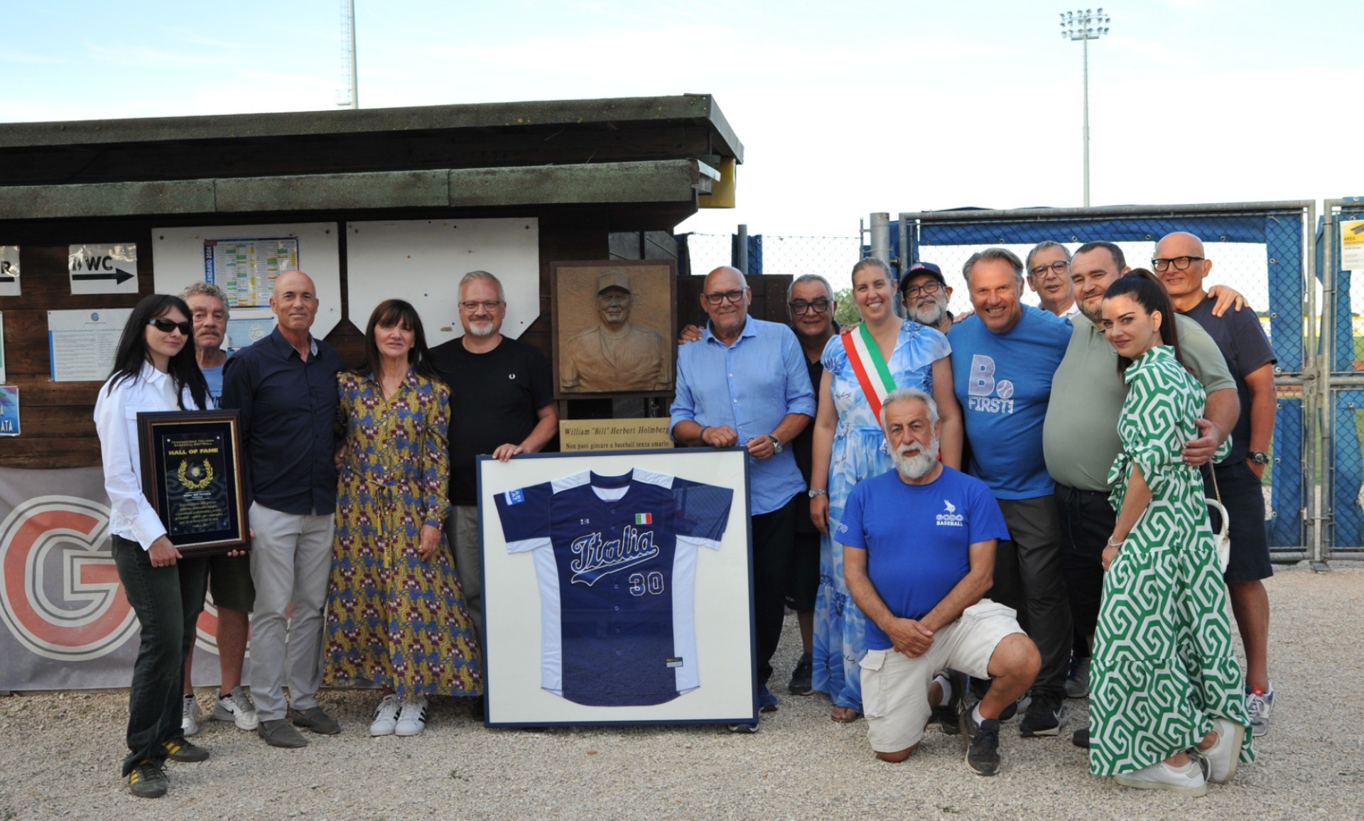 Consegnate alla famiglia nella sua Godo la targa Hall of Fame e la ...