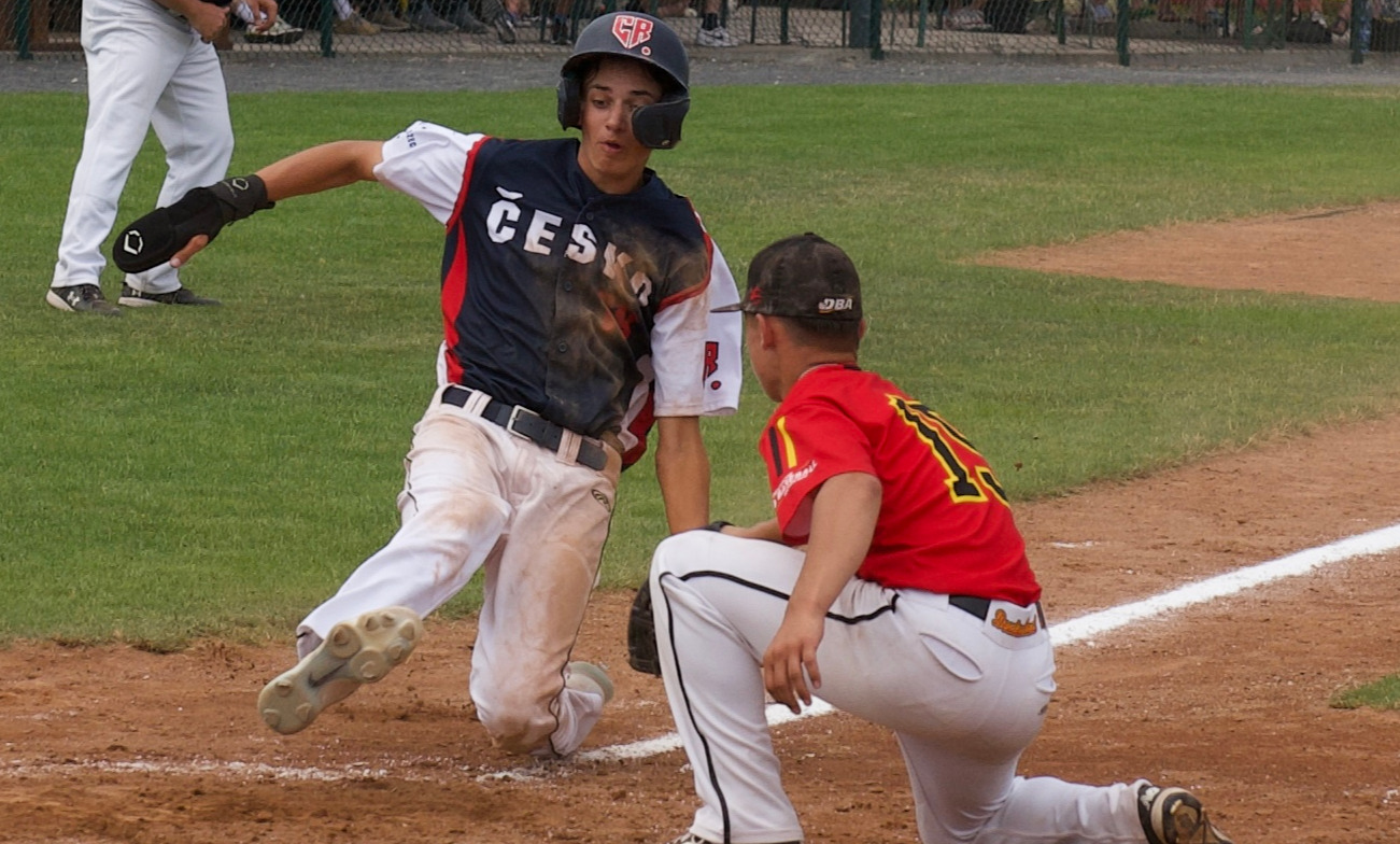 Czechia, Italy remain undefeated and reach Semifinals at U-15 Baseball ...