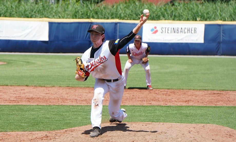 Diving Ducks eröffnen langes Baseball-Wochenende mit Sprung an ...