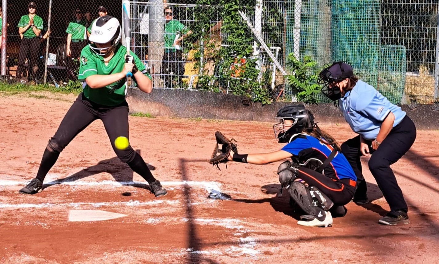 Crazy Chicklets feiern Sweep | Fulminanter Split im Wiener Derby ...