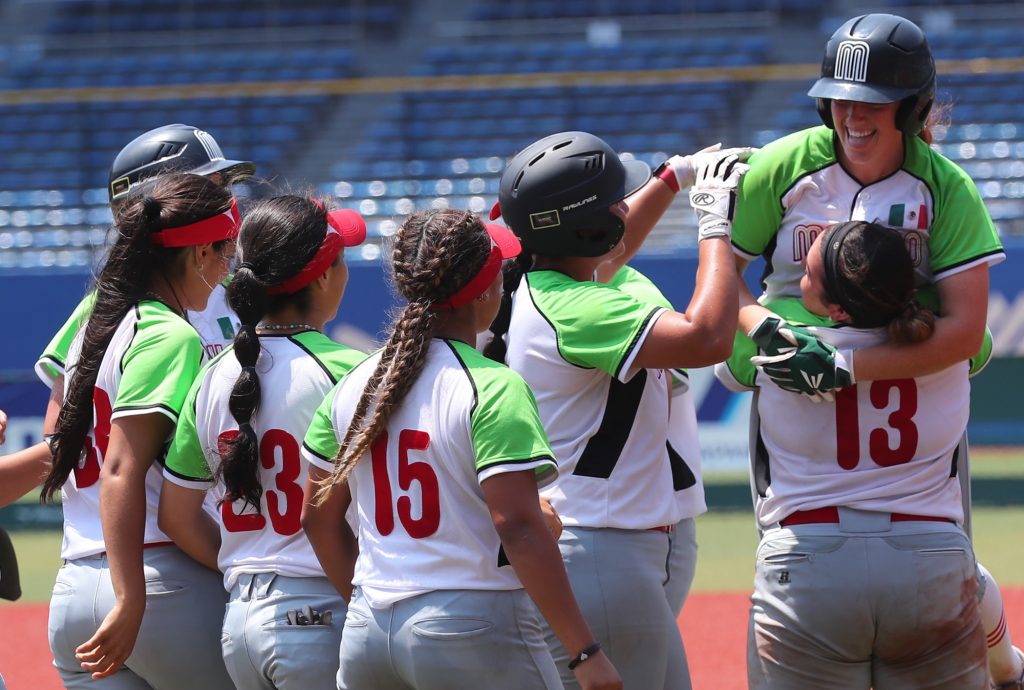 Softball World Championship: Day 9 photo gallery - World Baseball ...