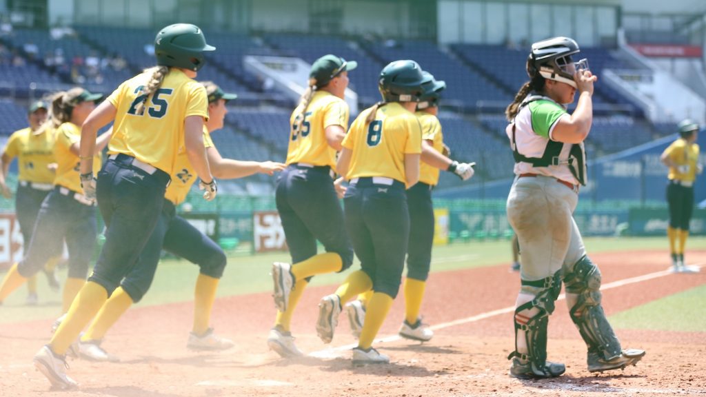 Softball World Championship: Day 10 photo gallery - World Baseball ...