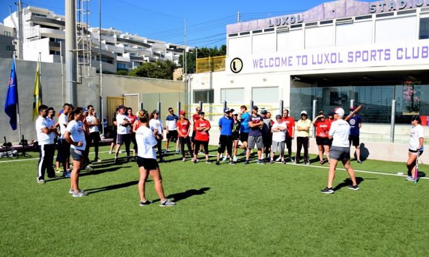 WBSC supports “Softball in Schools” initiative - World Baseball ...